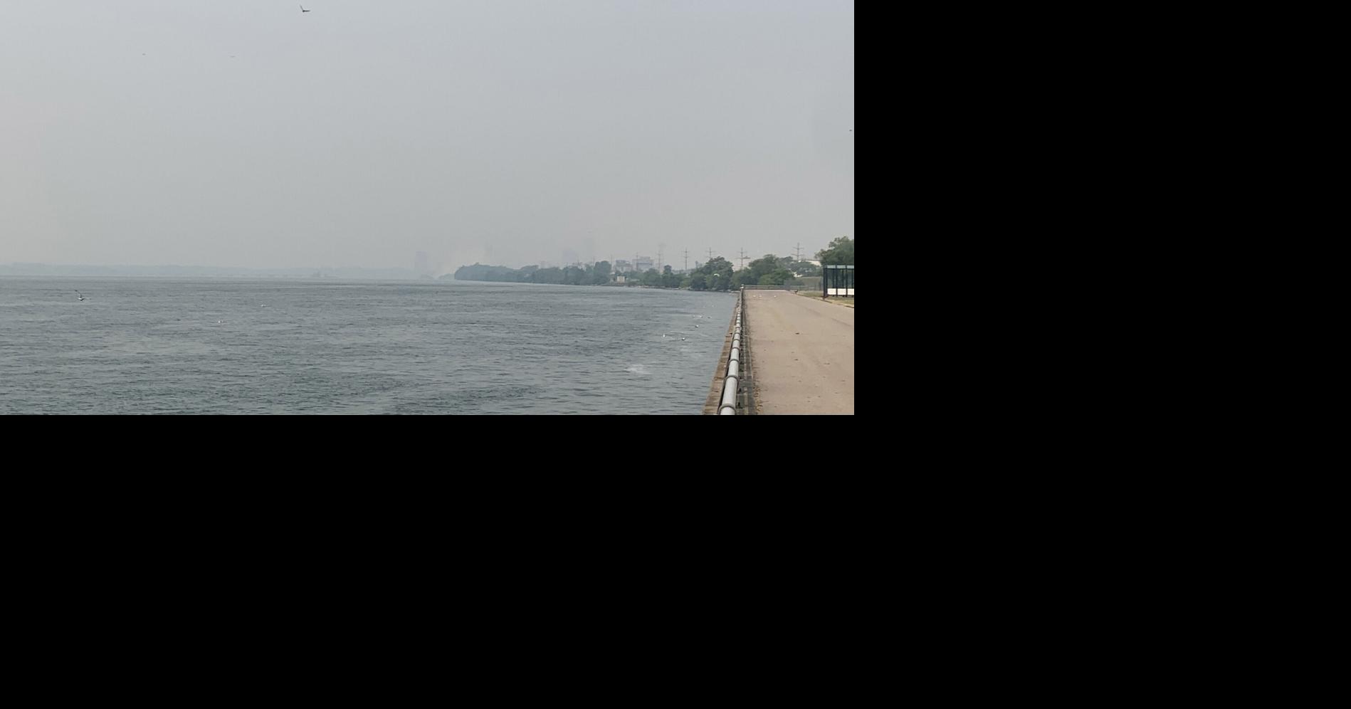Canadian wildfire smoke spreads 'hazardous' air in both countries ...