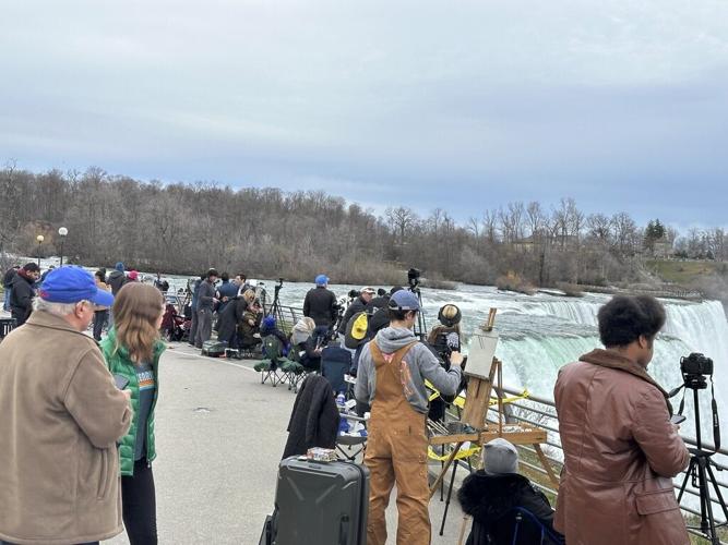 Eclipse: Spectators arrive early at Niagara Falls | Local News ...
