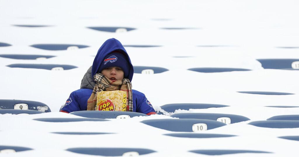 SLIDESHOW: Bills fans brave the snow and cold for playoff game ...