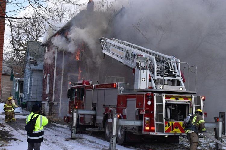 Falls crews battle Sixth Street fire | Local News | niagara-gazette.com