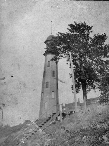 NIAGARA DISCOVERIES: The fire alarm tower at Dudley Square, Lockport ... NIAGARA DISCOVERIES: The fire alarm tower at Dudley Square, Lockport ...