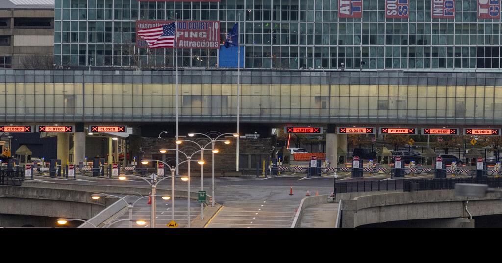 Rainbow Bridge now open; Falls police take over fatal crash ...