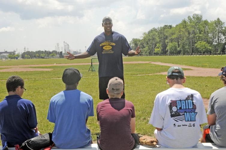 Now a Green Bay Packer, James Starks returns to Falls to talk to ...