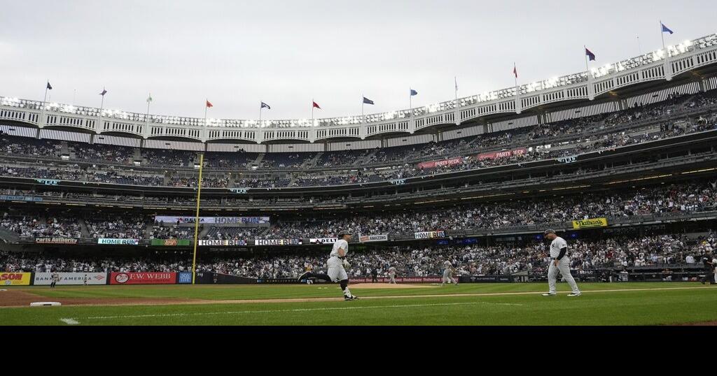 Alvarez and Singleton hit long homers in the 1st inning to help Astros ...