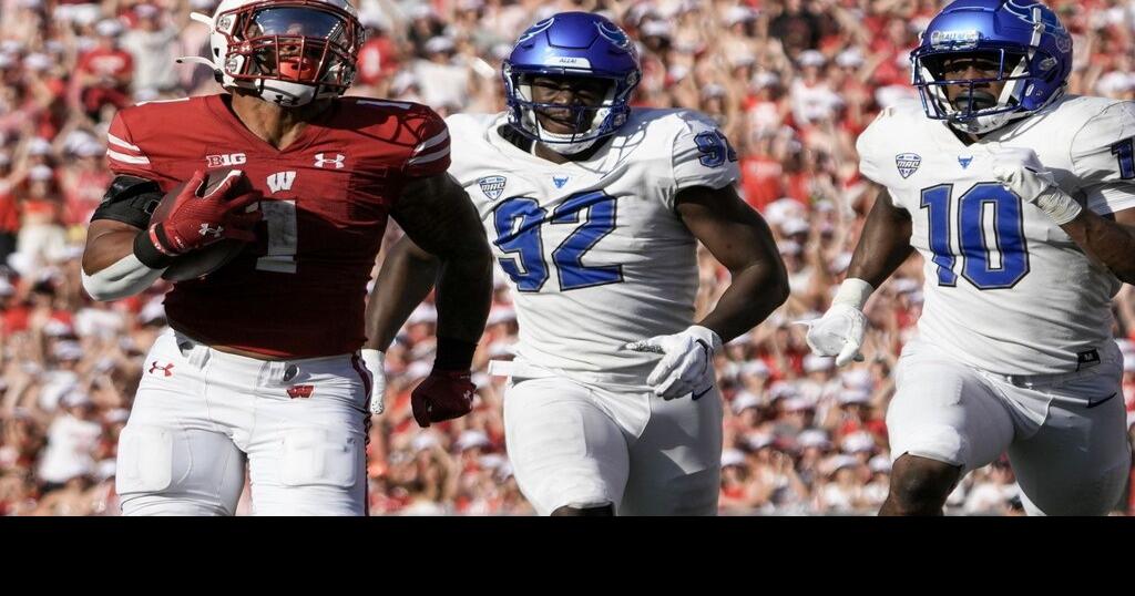 No. 19 Wisconsin beats Buffalo 38-17 to open coach Luke Fickell's first ...