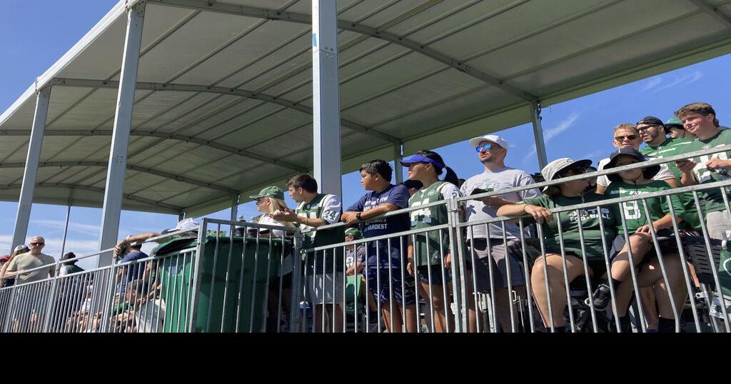 Jets fans flock to training camp to get their first look at Aaron ...