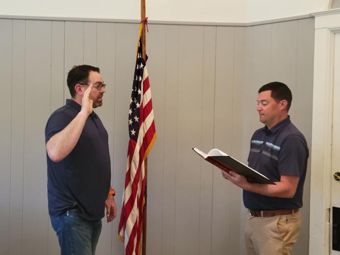 Youngstown's new mayor, trustees sworn in | Election | niagara-gazette.com
