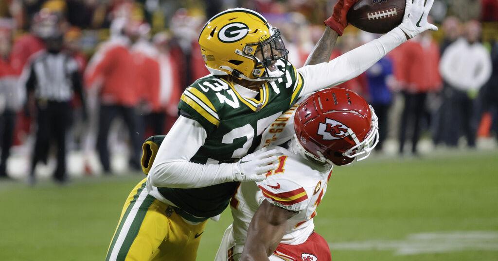 Analysis: NFL's Week 13 featured a phalanx of flags, curious non-calls ...