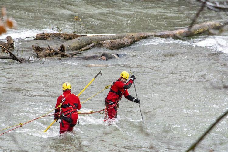 Falls firefighters recall daring Niagara River rescue | Local News ...