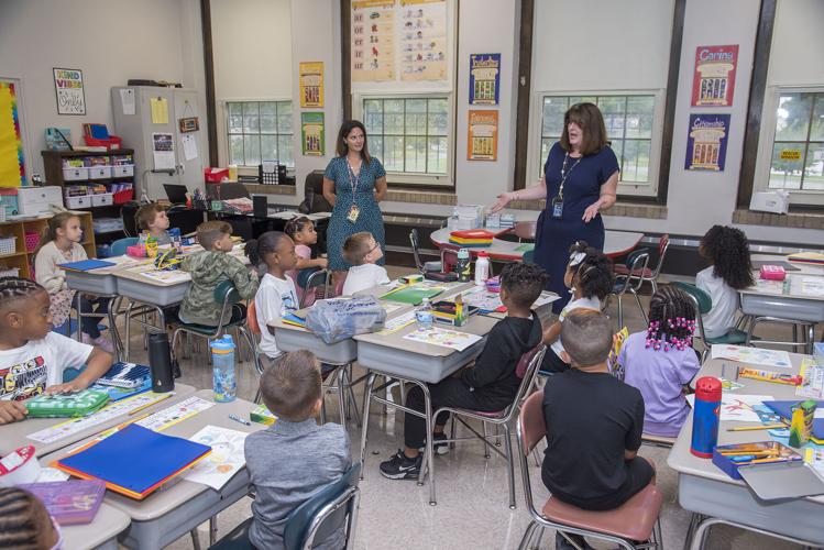 SLIDESHOW: Back to school in the Falls | Gallery | niagara-gazette.com