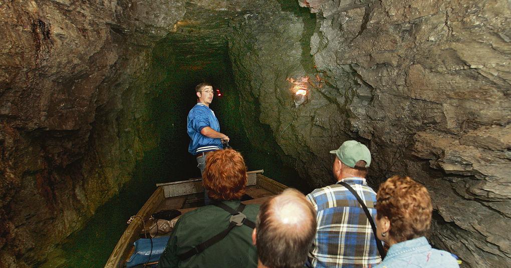 State pins capsizing of Lockport Cave boat on 'compromised' floatation ...