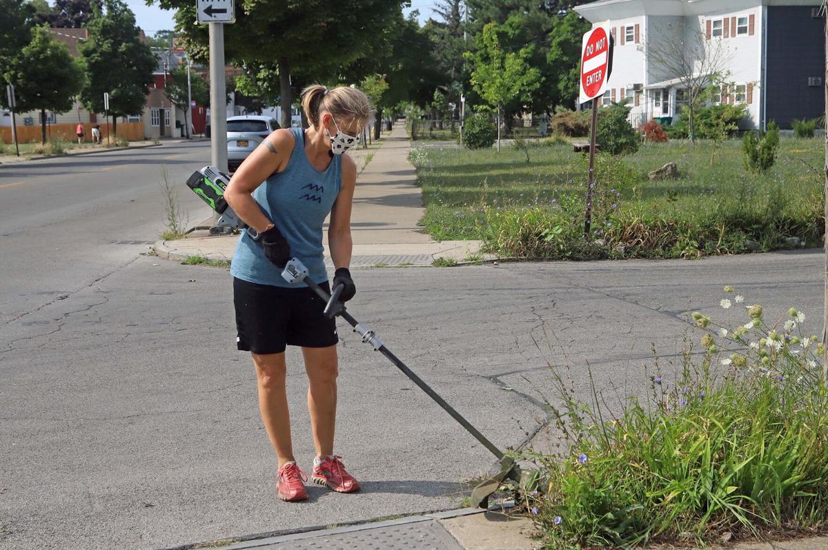 SLIDESHOW: 'Clean Mob' tackles Main Street in the Falls | Gallery ...