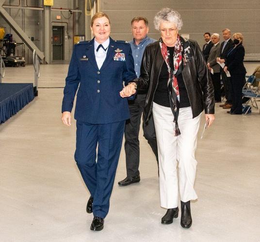 Col. Lara Morrison assumes command of 914th | Local News | niagara ...