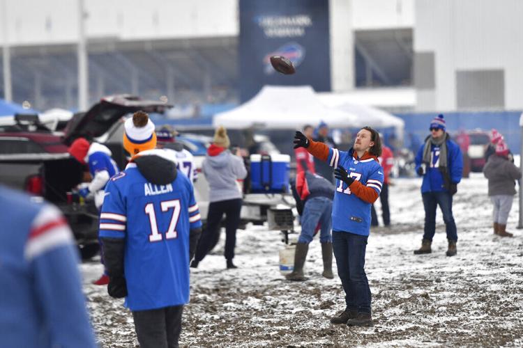 SLIDESHOW: Fans ready to get wild in Orchard Park | Gallery | niagara ...