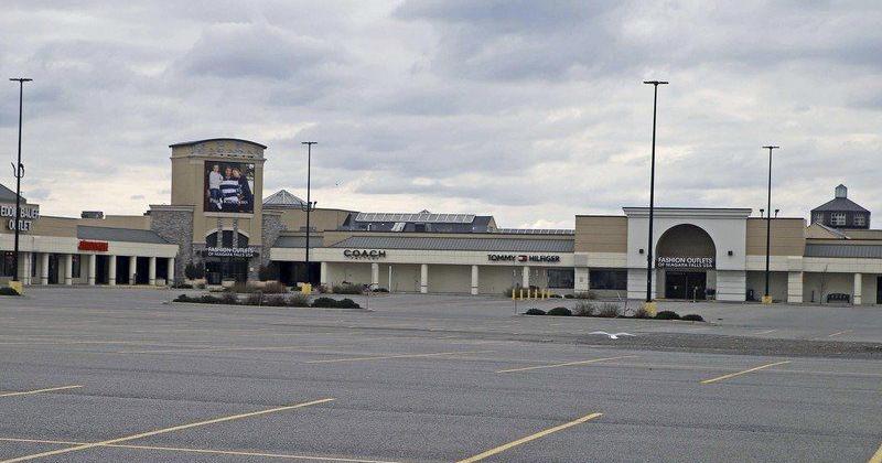 Fashion Outlets opening doors on Friday | Local News | niagara-gazette.com