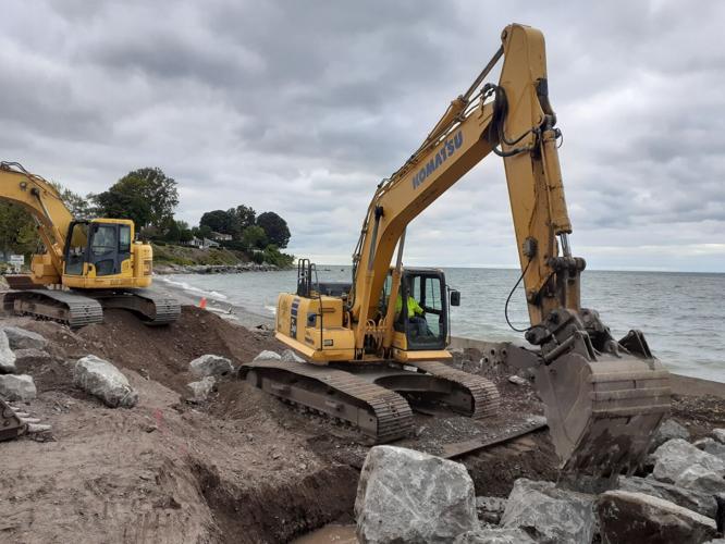 Berm construction underway in Olcott | Local News | niagara-gazette.com