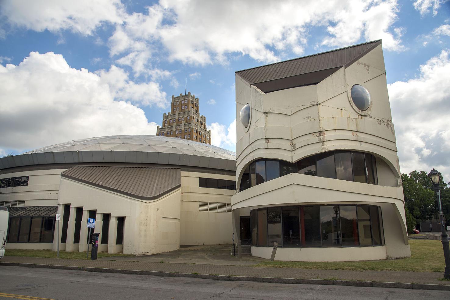 Show of support for landmark status for Turtle | Local News | niagara ...