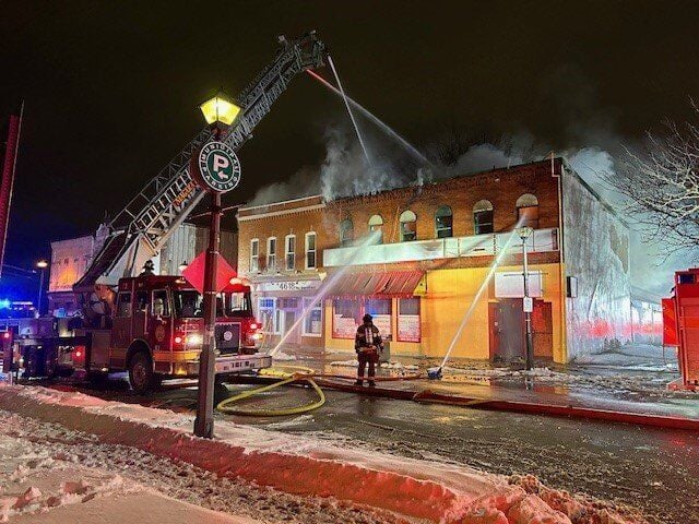 Fire ravages vacant building in downtown Niagara Falls