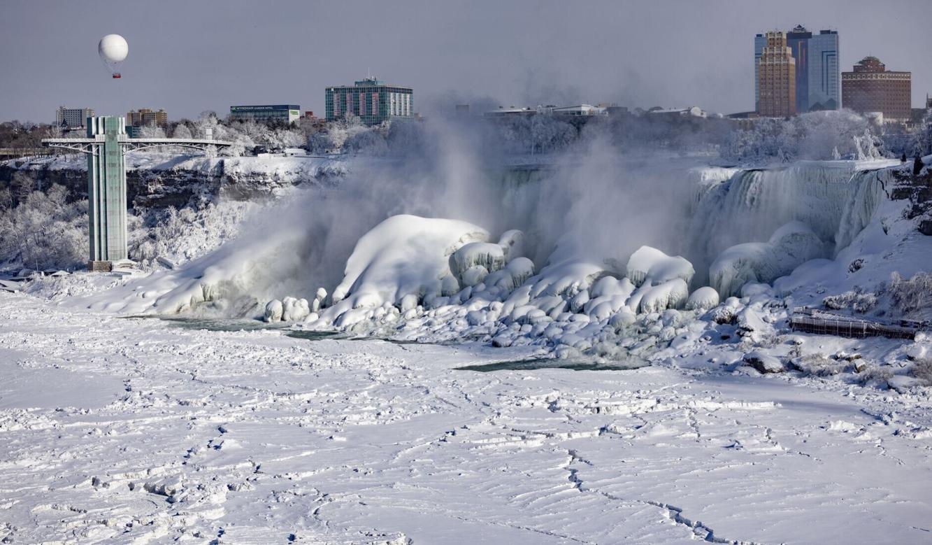 Niagara Parks contest feeds on ‘frozen falls’ phenomenon