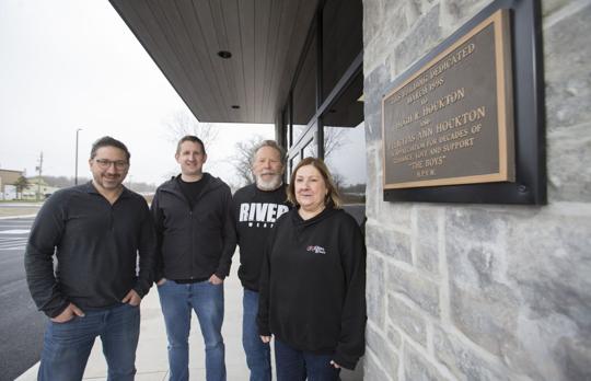 Falls souvenir supplier leaving its mark across Canada