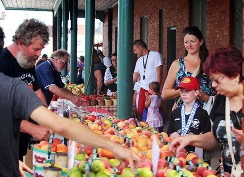Fresh food and friendship draws people to the Welland Farmers' Market