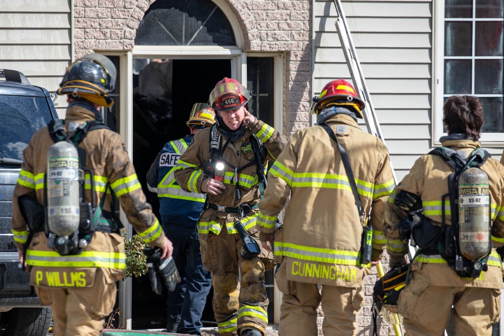 Welland fire destroys two homes, damages a third