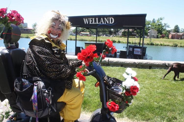 Old friends connect through Welland Rose Festival