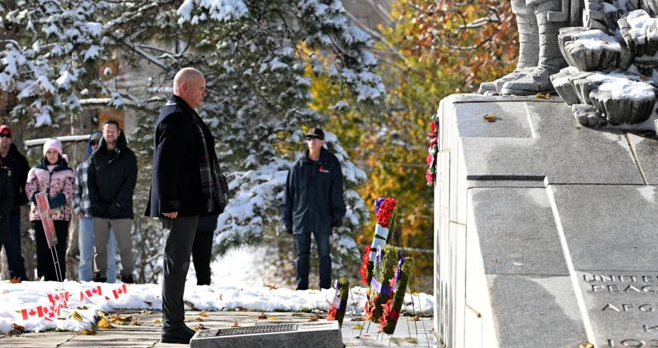 Welland gathers in silence for Remembrance Day