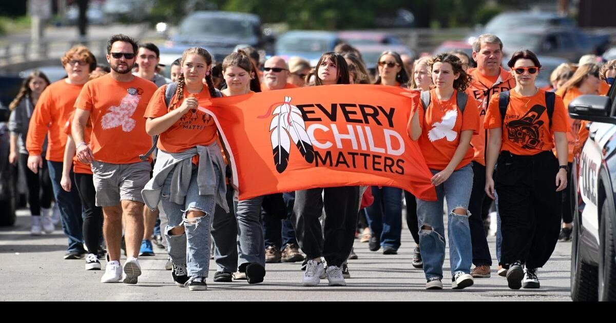 Hundreds take time to remember during Welland Truth and Reconciliation walk