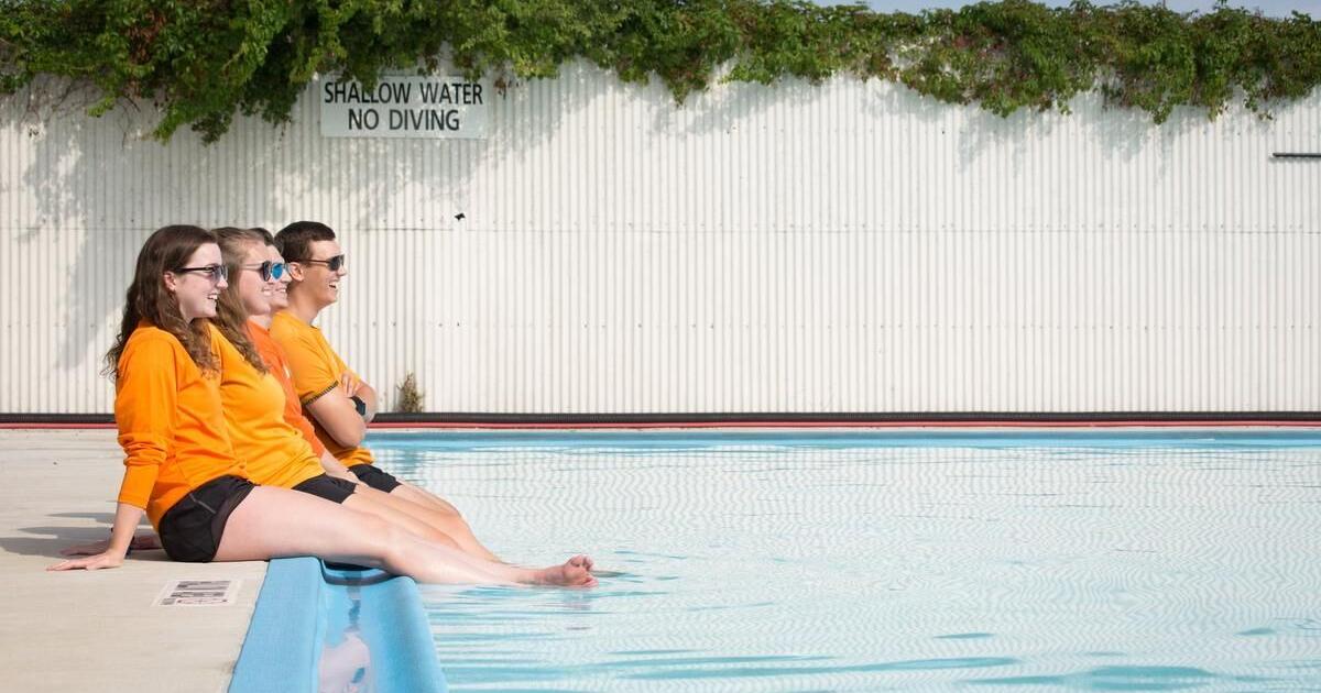 Cambridge to offer free lifeguard course amid shortage