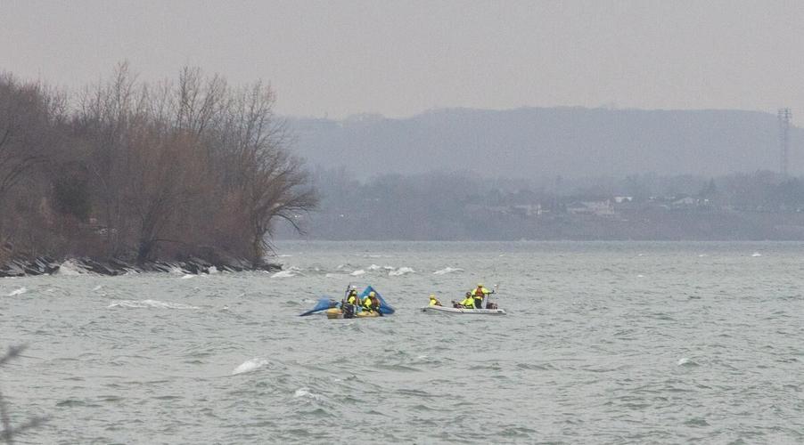 Fire department comes to aid of stranded kite surfer