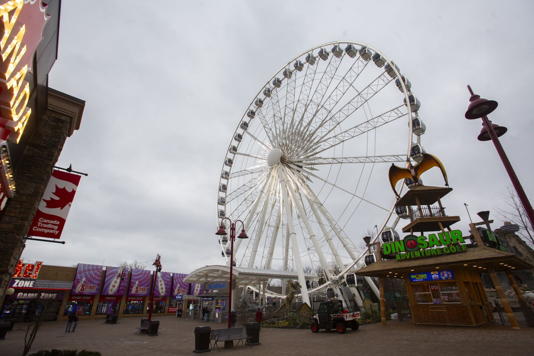 Wayne Gates questions second ferris wheel in Niagara Falls
