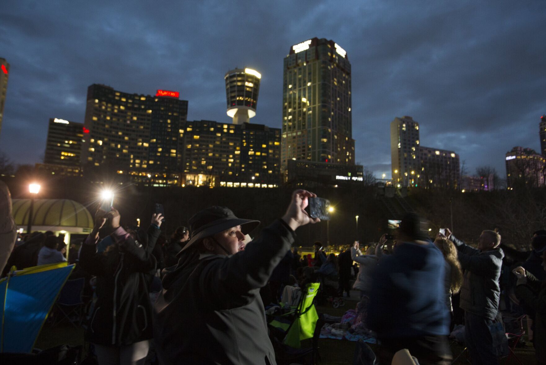 Not a million visitors, but crowds still flock to Niagara Falls to ...