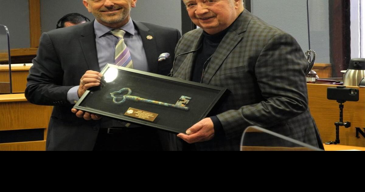 Buffalo Sabres announcer awarded key to the city of Niagara Falls