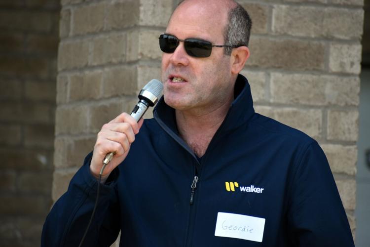 Volunteers scour city for winter’s worth of garbage