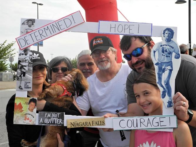 Hundreds turn out for return to in-person Niagara Falls Terry Fox Run