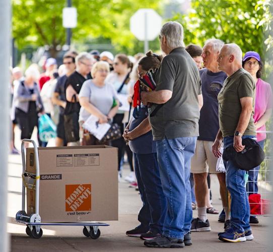 Book Riot raises more than $160,000 in Niagara Falls