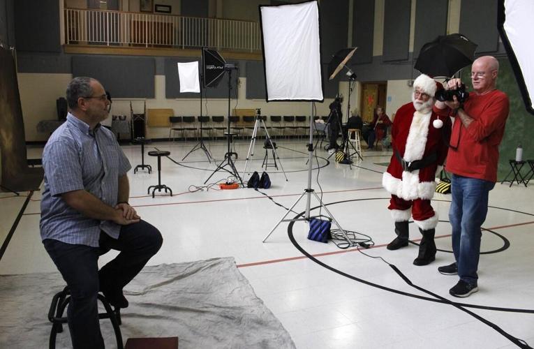 Camera club focuses on low-income families for holidays