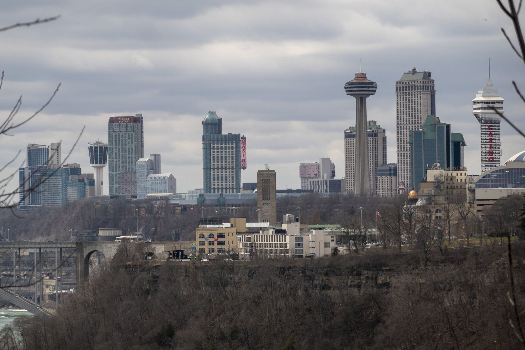 Niagara Falls hotel association shows its ugly side