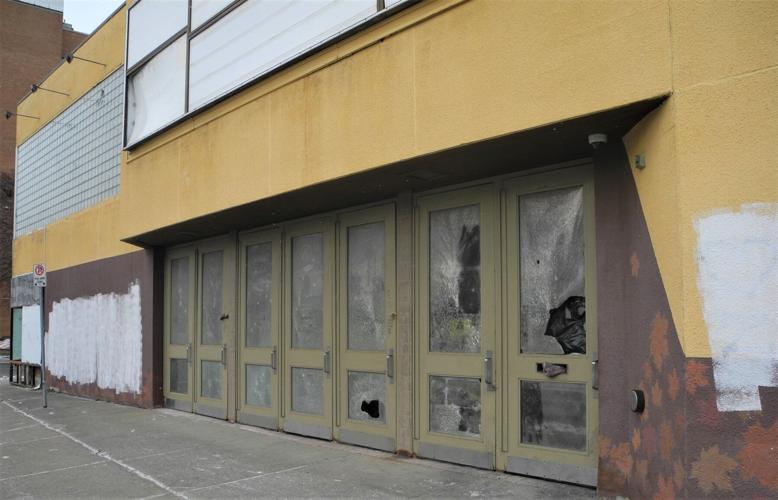 PHOTOS: Niagara Falls Memorial Arena demolition
