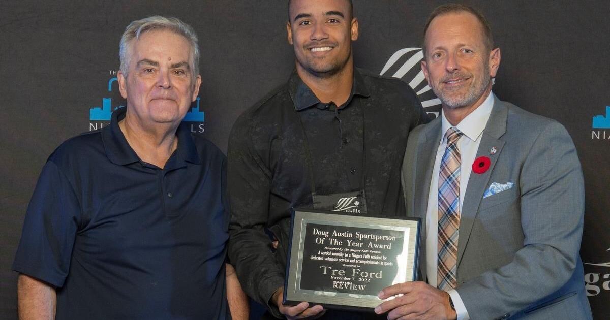Tre Ford receives Niagara Falls sportsperson of the year award after ...
