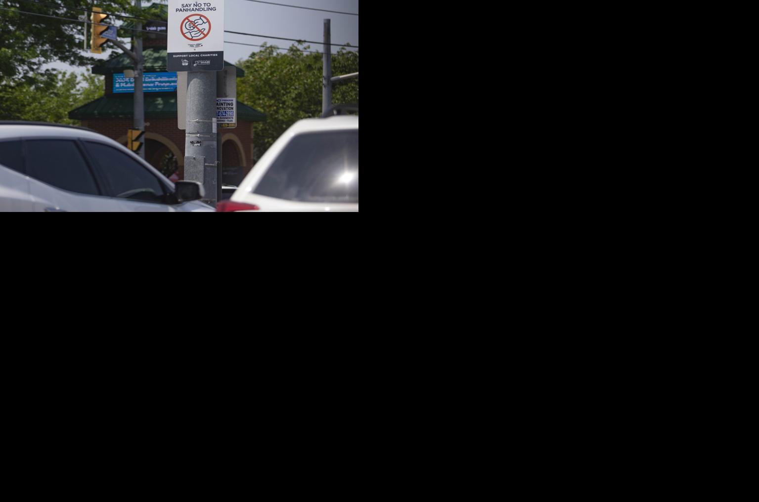 Niagara Falls installs no panhandling signs at intersection