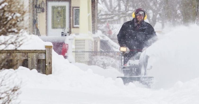 Sidewalk snow clearing bylaw approved by Falls city council