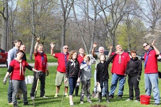 Scouts, volunteers plant trees in St. Davids