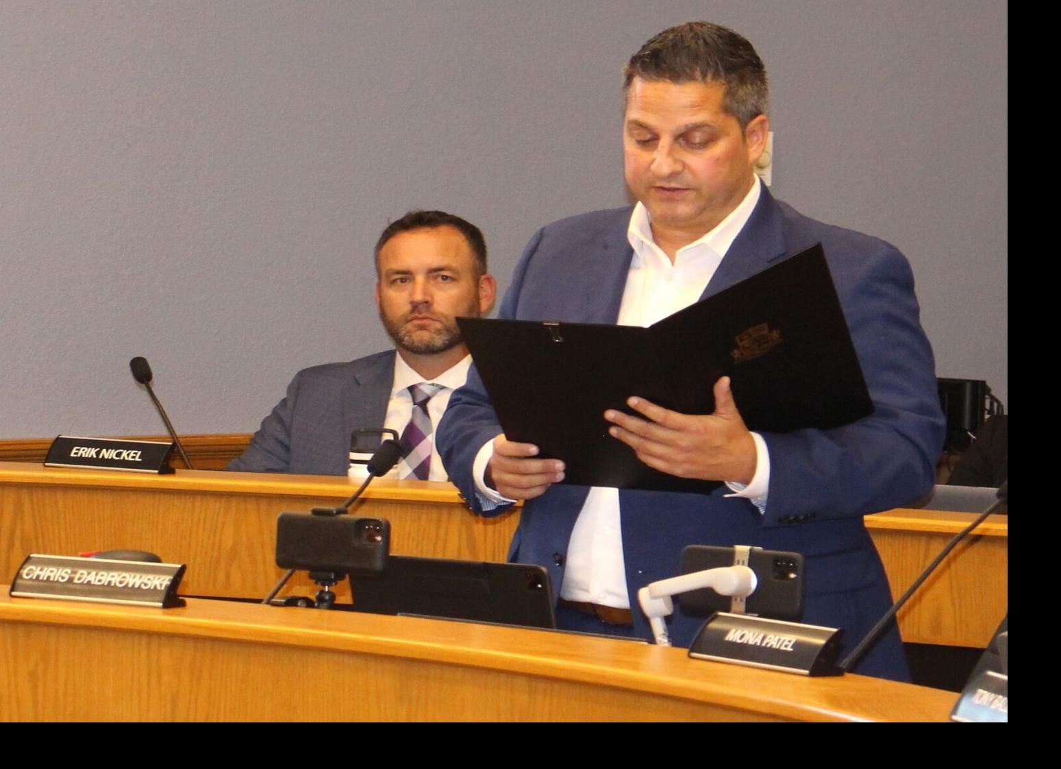 Chris Dabrowski sworn in to Niagara Falls city council