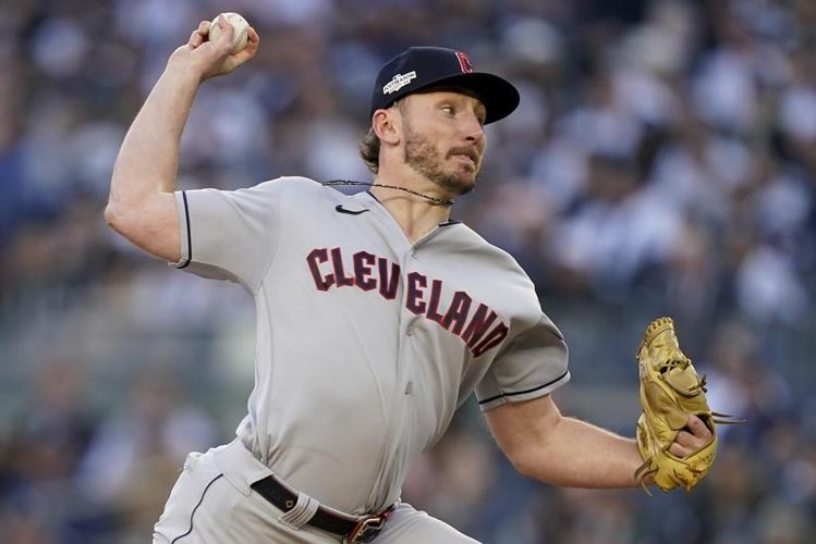 Guardians complete deals with All-Star 2B Giménez, Stephan