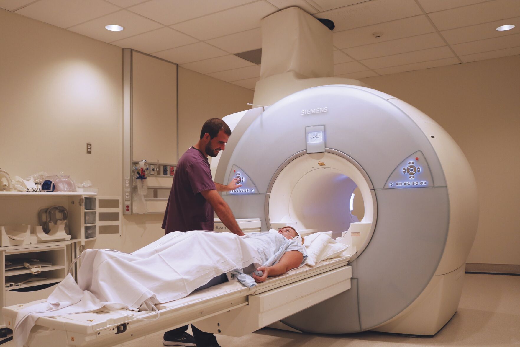 306-day wait time for MRI in Niagara ‘unacceptable’: Gates