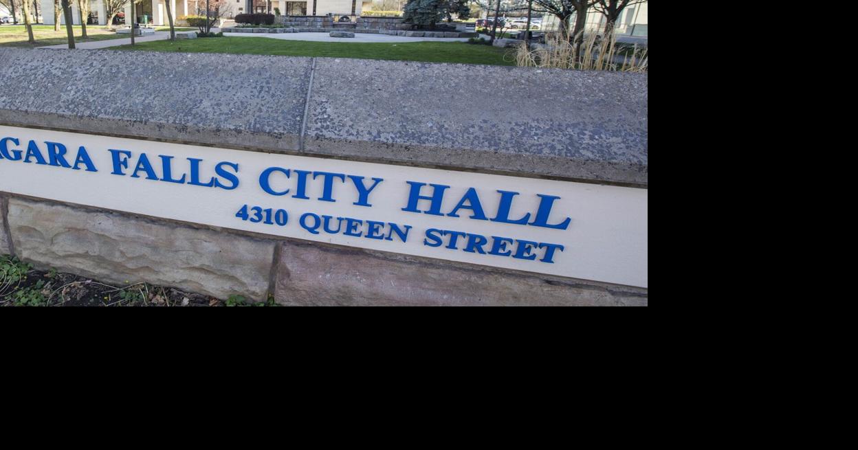 Who are the top earners at City of Niagara Falls?