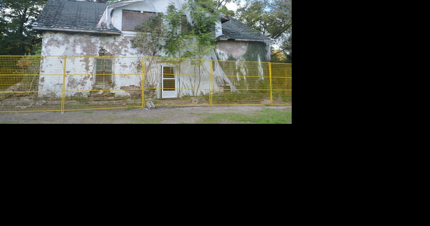 Heritage committee OKs permit to replace Secord House roof