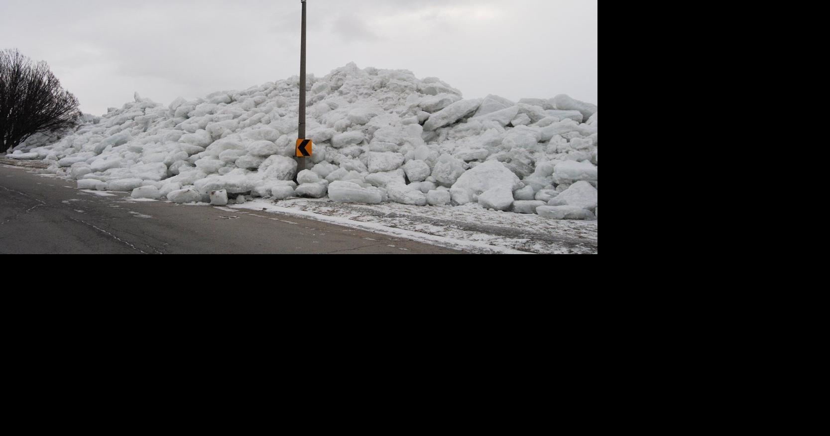Ice booms past Lake Erie ice boom